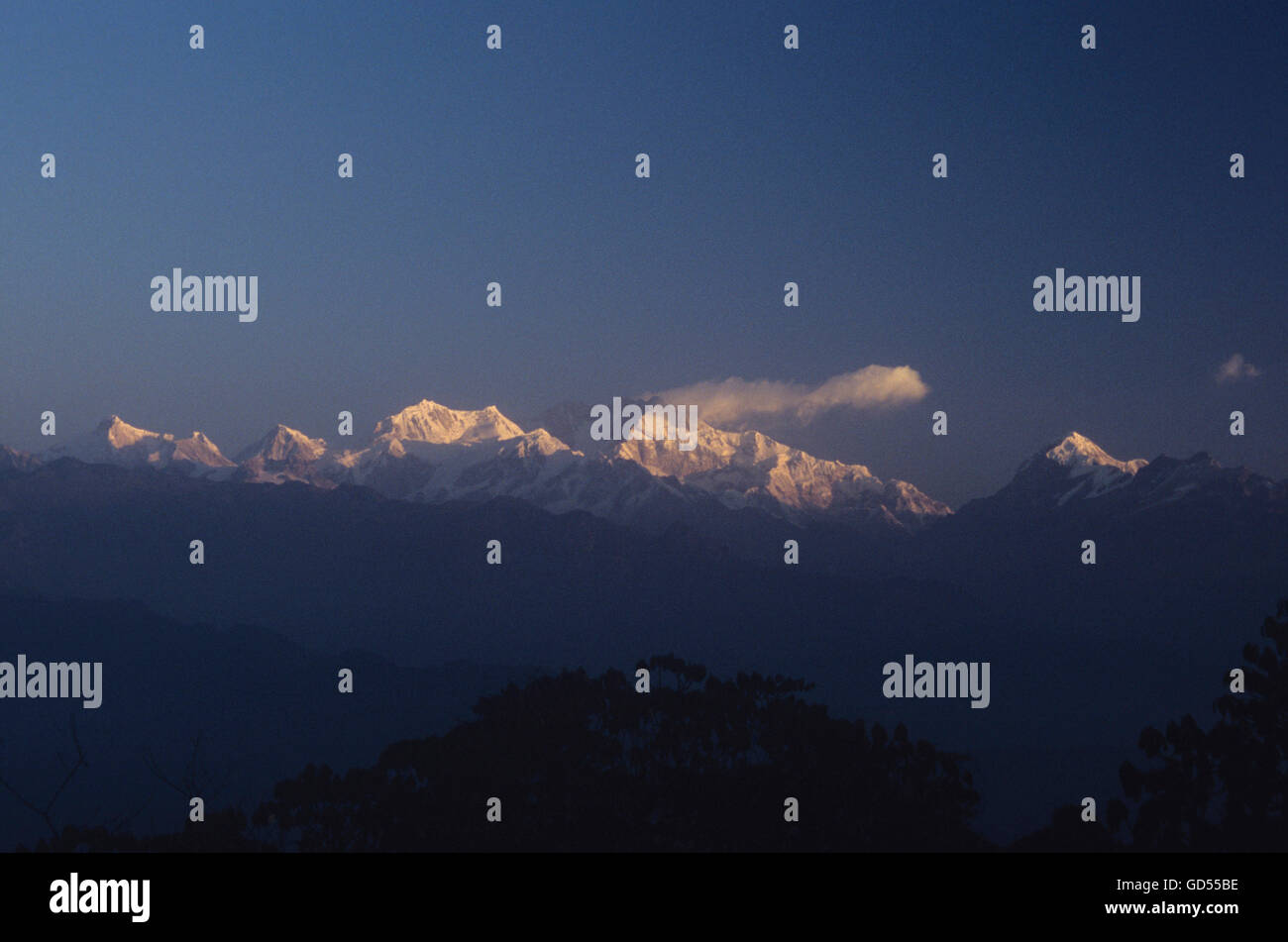 Kanchenjunga ranges hi-res stock photography and images - Alamy