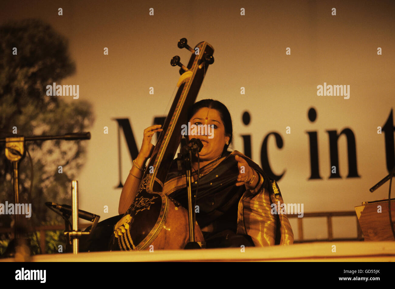 Shubha hi-res stock photography and images - Alamy