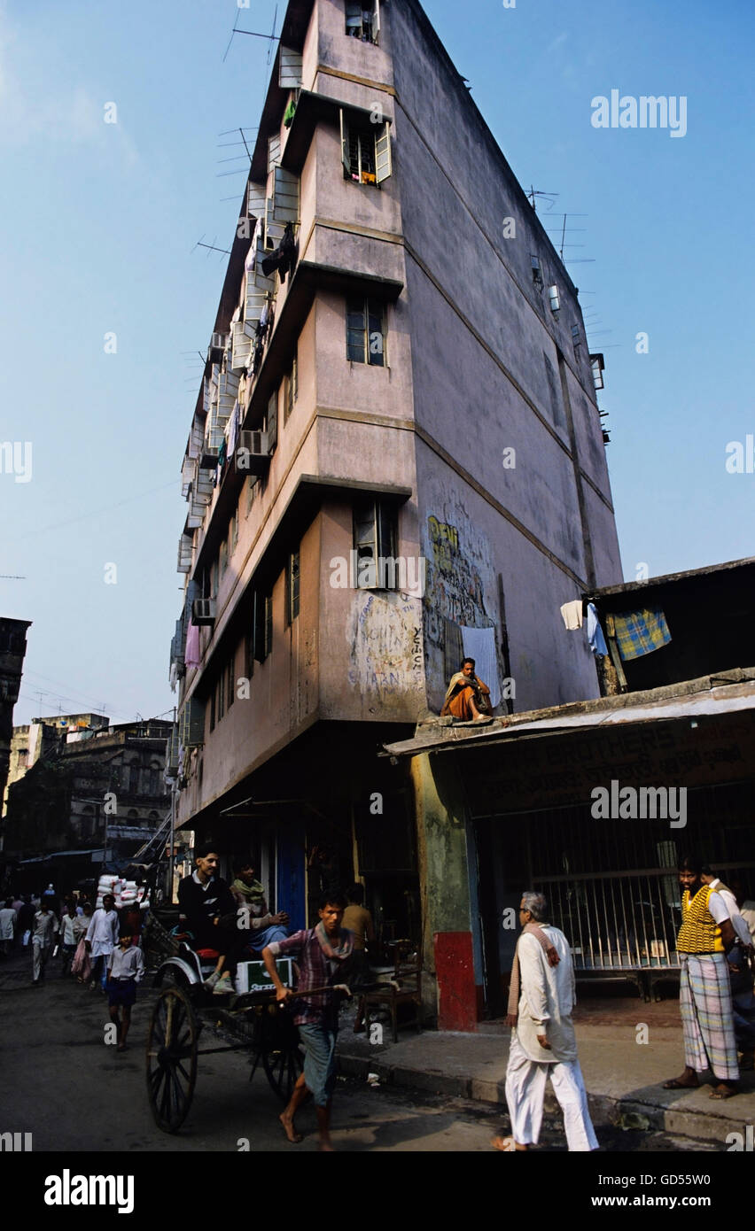 A narrow building Stock Photo - Alamy