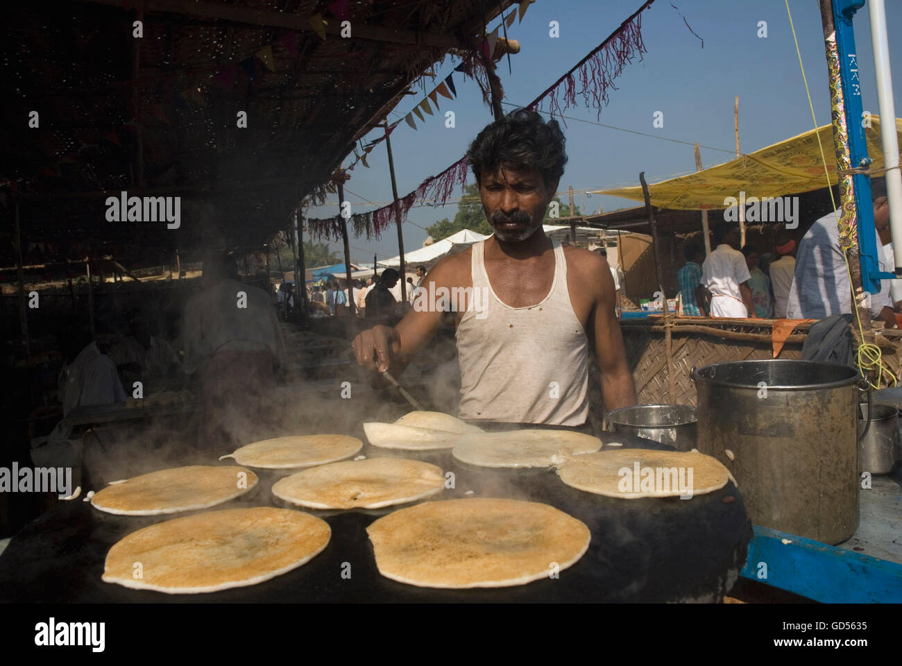 Roadside food stall Stock Photo - Alamy