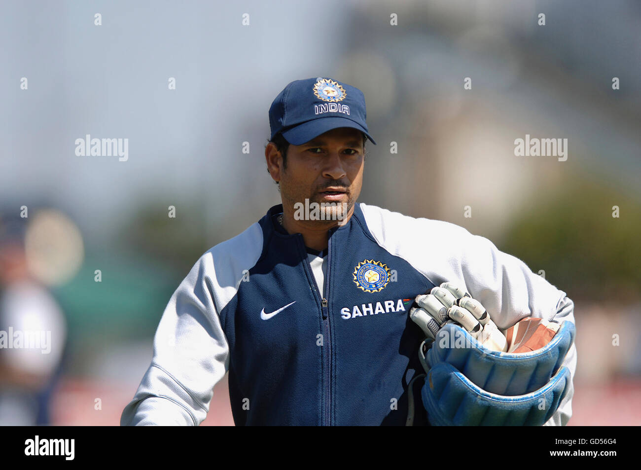 Indian cricket player sachin tendulkar hi-res stock photography and ...