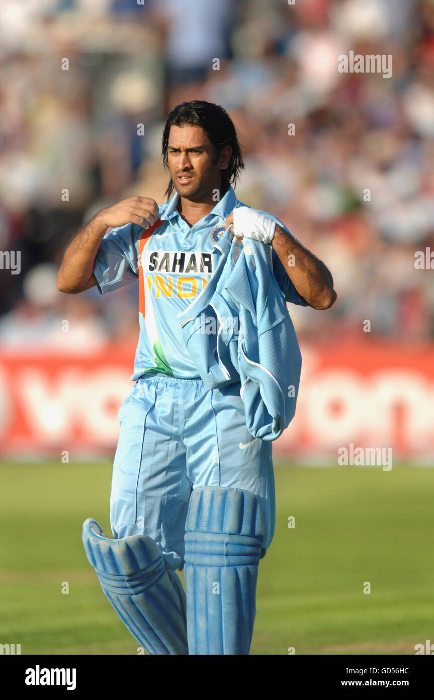 Mahendra Singh Dhoni Full Photos