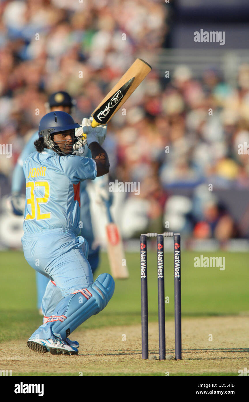 Ramesh cricket hi-res stock photography and images - Alamy