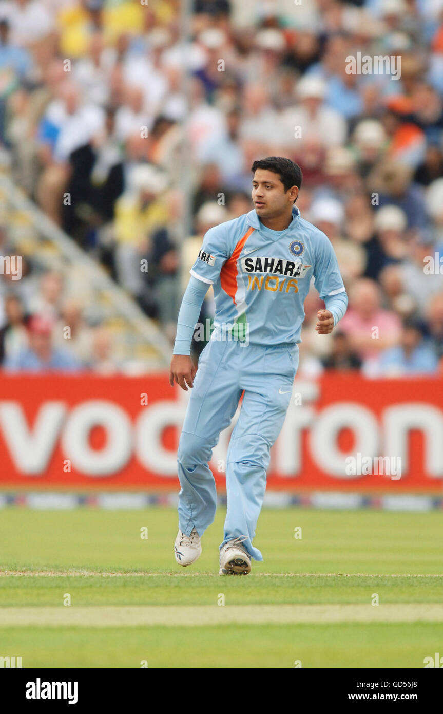 Indian bowlers hi-res stock photography and images - Alamy