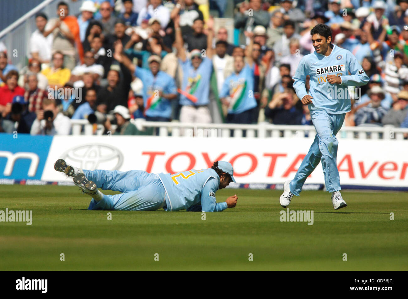 Munaf patel cricket hi-res stock photography and images - Alamy