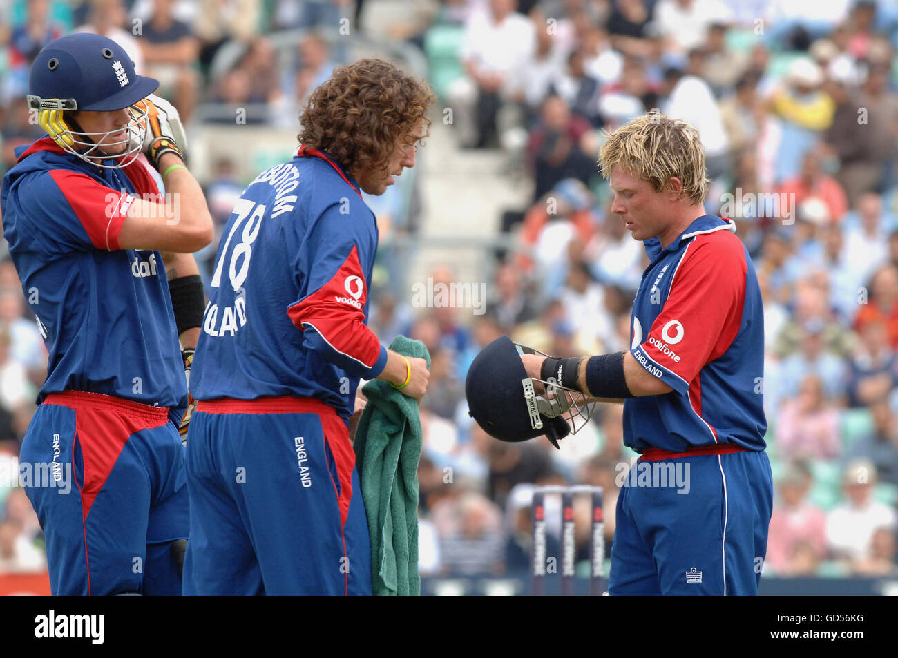 Ian Bell, Kevin Pietersen and Longbottom Stock Photo - Alamy
