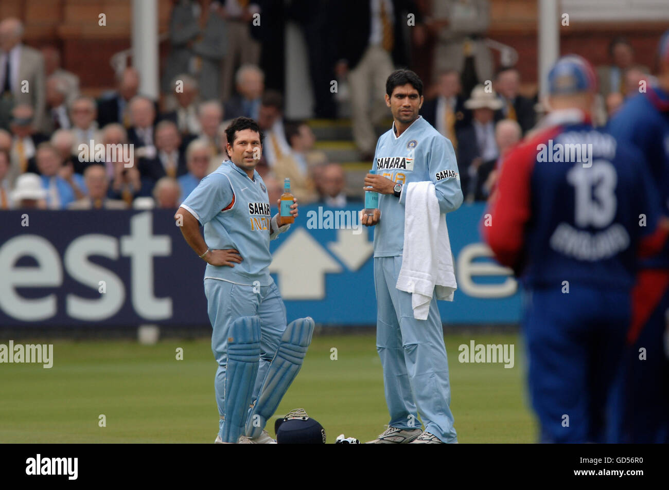 Sachin Tendulkar and Munaf Patel Stock Photo - Alamy