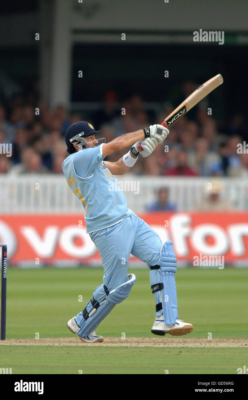Robin uthappa hi-res stock photography and images - Alamy