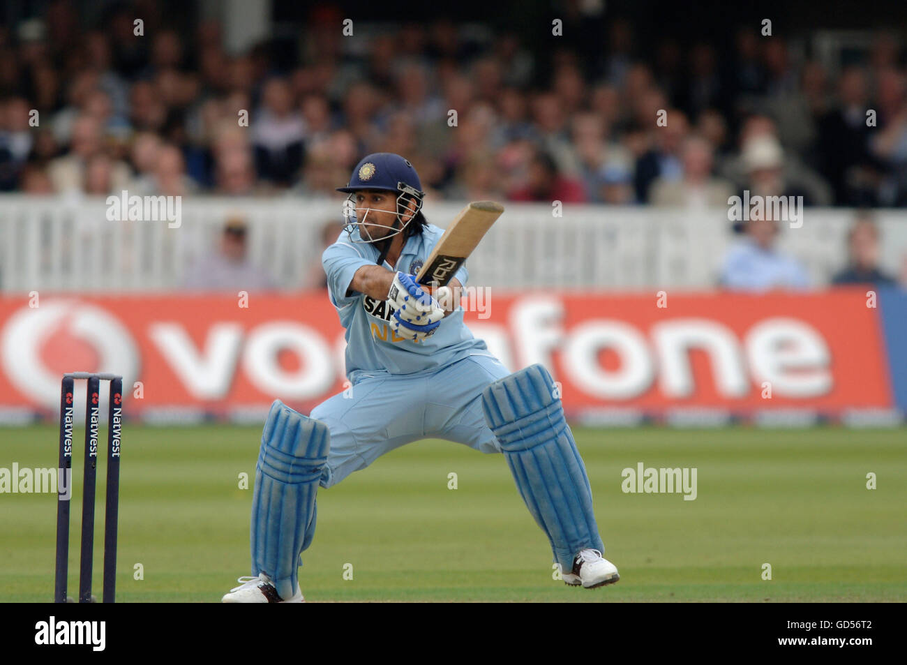 Indian cricket player mahendra singh hi-res stock photography and ...