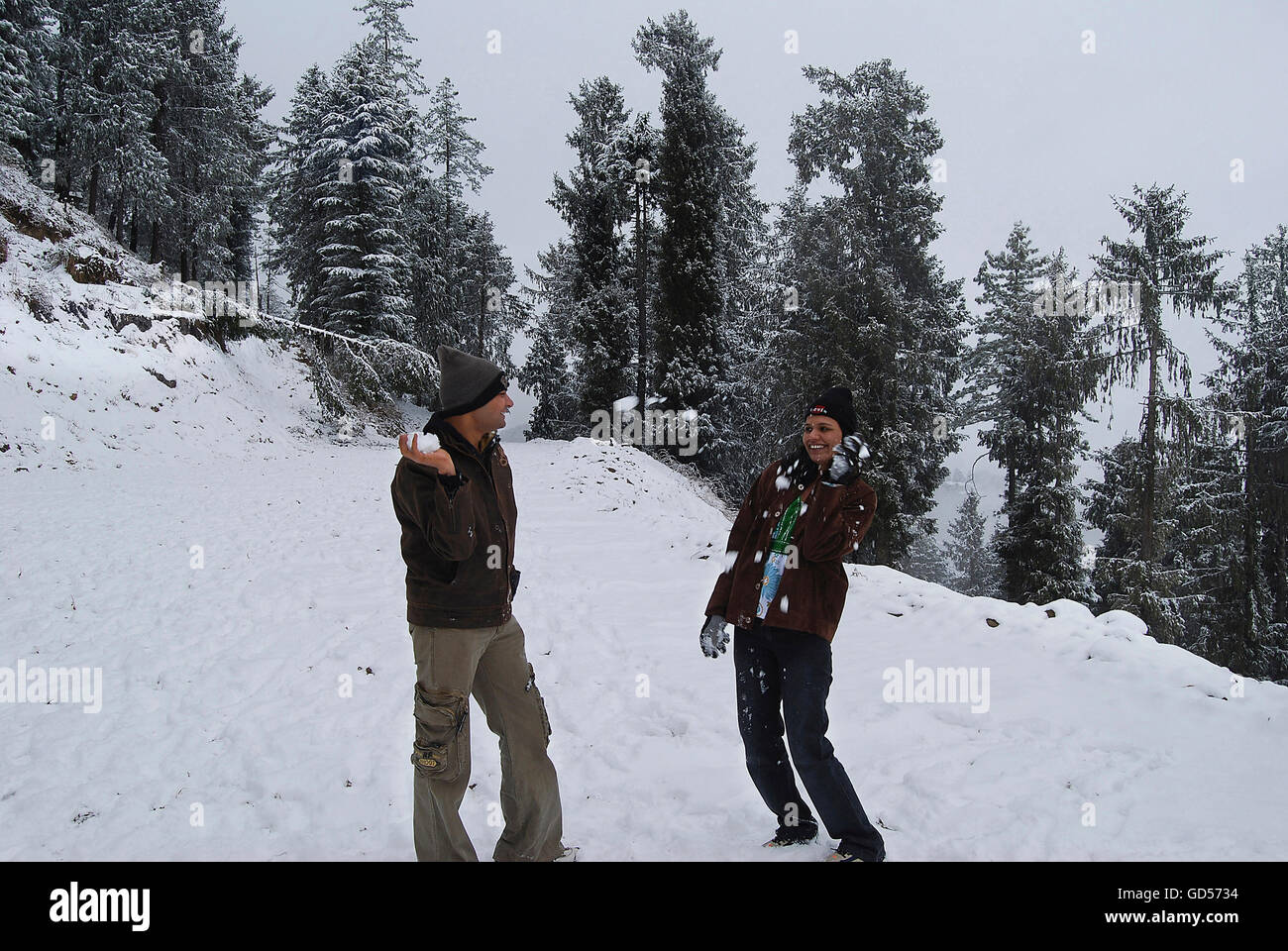 Snowfight hi-res stock photography and images - Alamy