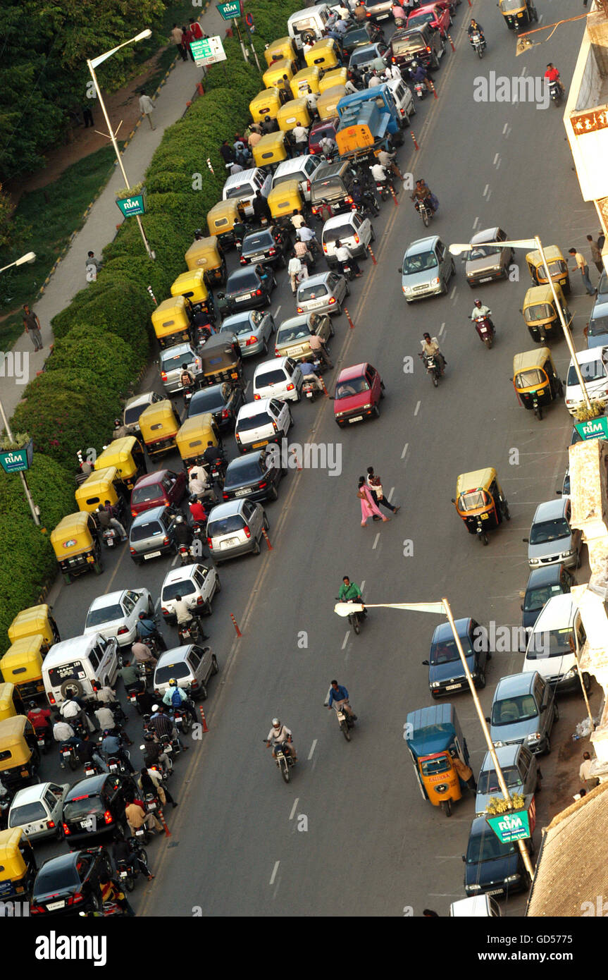 Moving vehicles hi-res stock photography and images - Alamy