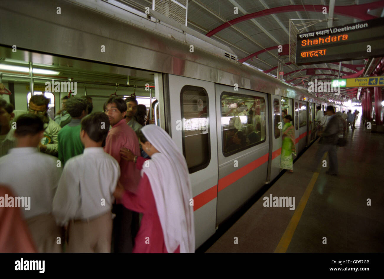 Delhi metro stations hi-res stock photography and images - Alamy