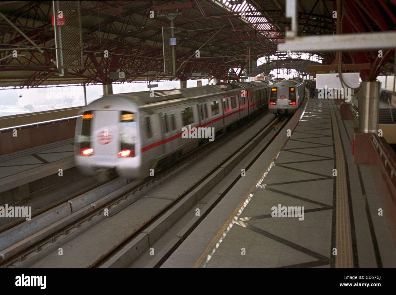 Delhi metro stations hi-res stock photography and images - Alamy