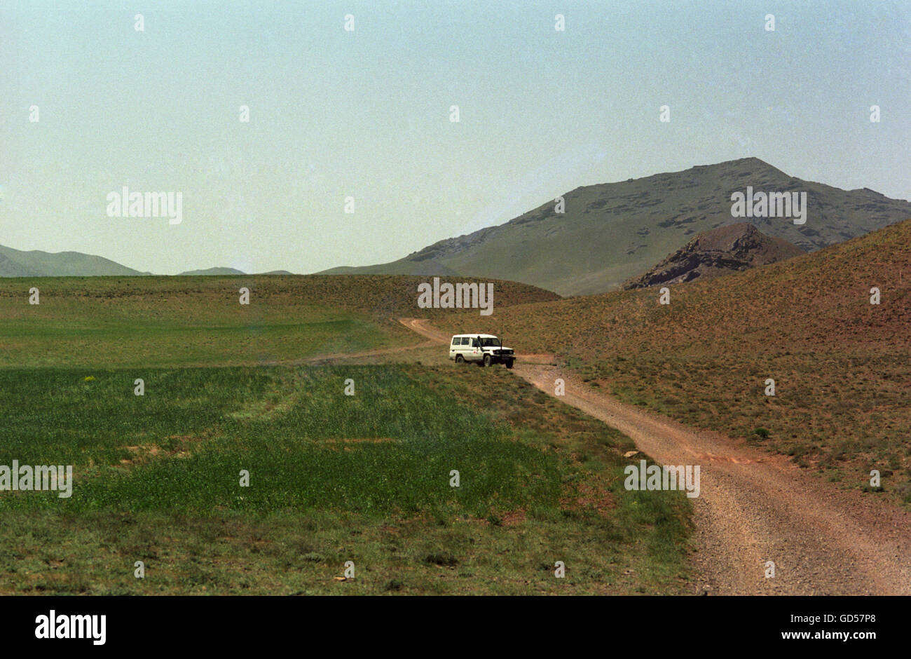 Red Crescent vehicle Stock Photo - Alamy