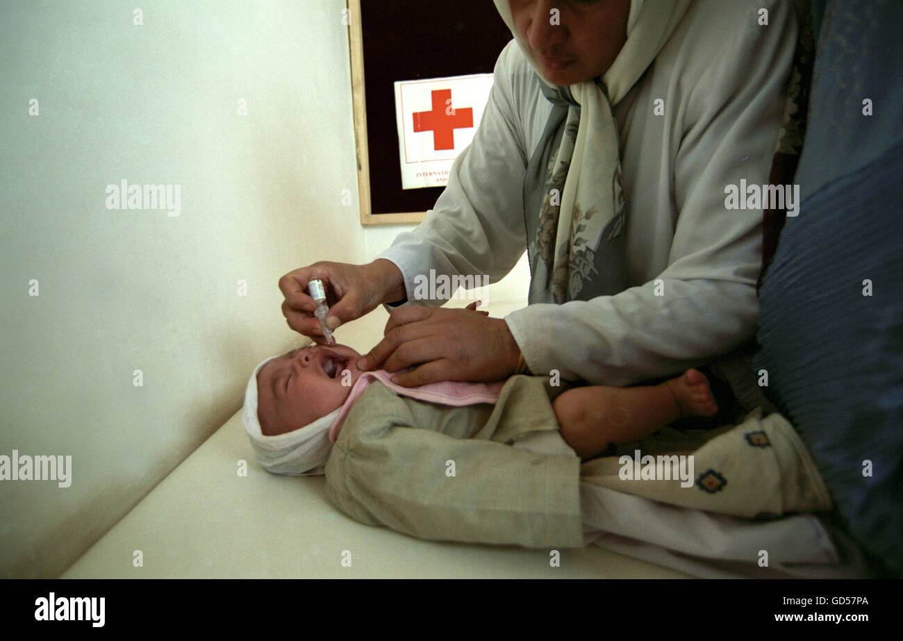 Red Crescent volunteers Stock Photo - Alamy