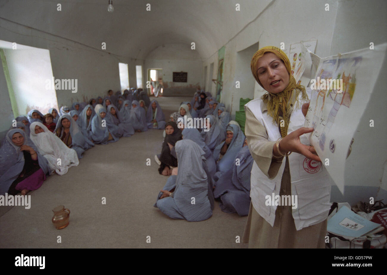 Red crescent hi-res stock photography and images - Alamy