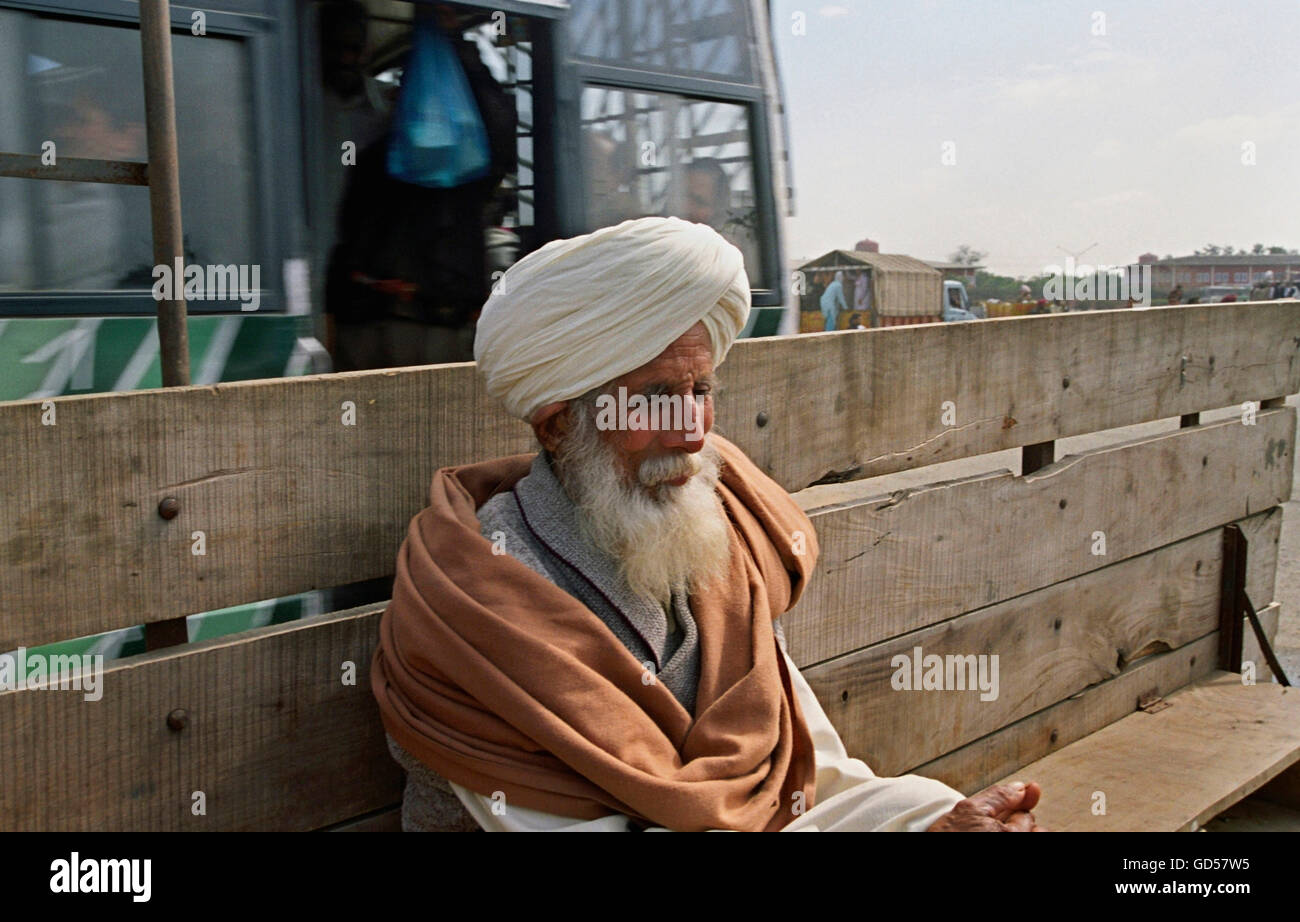 Man with turban hi-res stock photography and images - Alamy