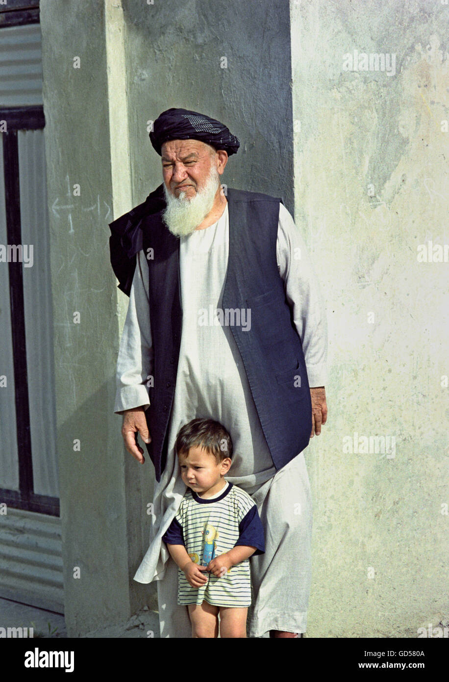 Old man with a child hi-res stock photography and images - Alamy