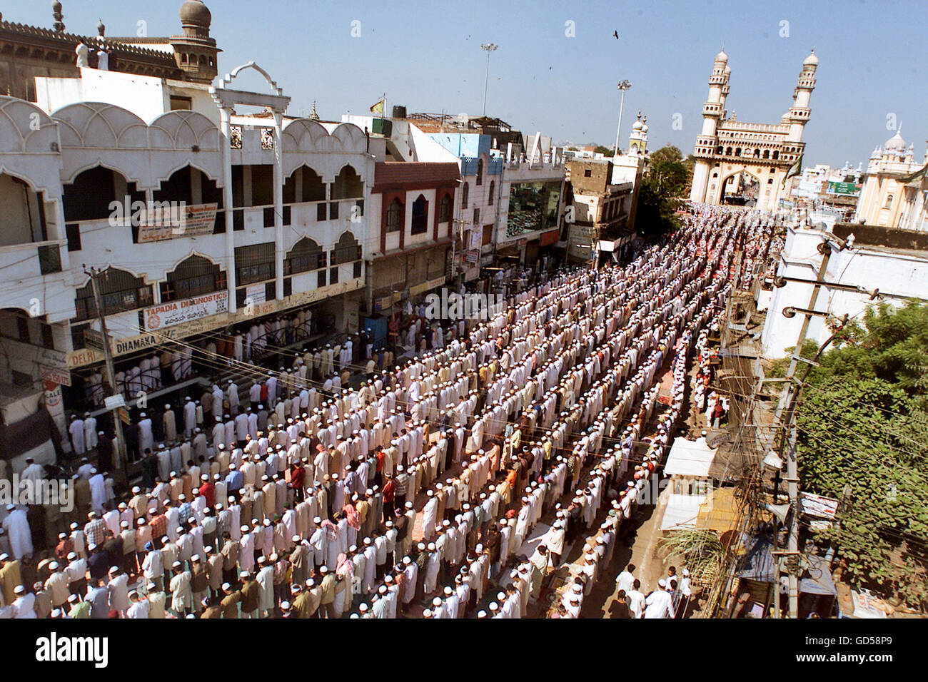 Muslims offering prayer Stock Photo - Alamy