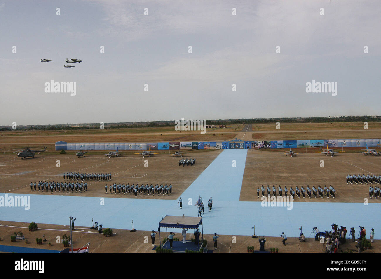 Indian air force academy hi-res stock photography and images - Alamy