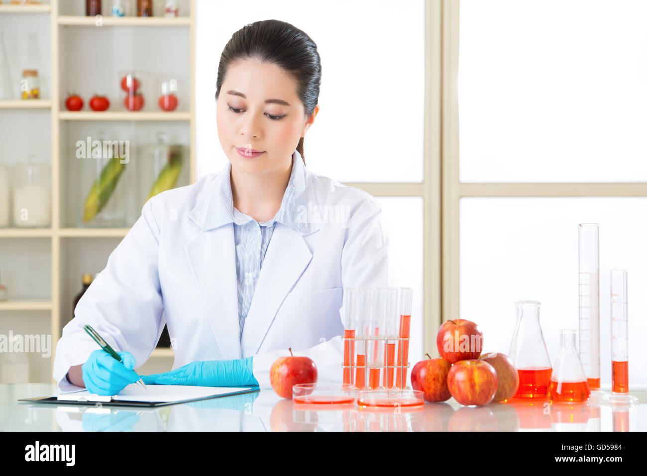 Female asian data scientist hi-res stock photography and images - Alamy