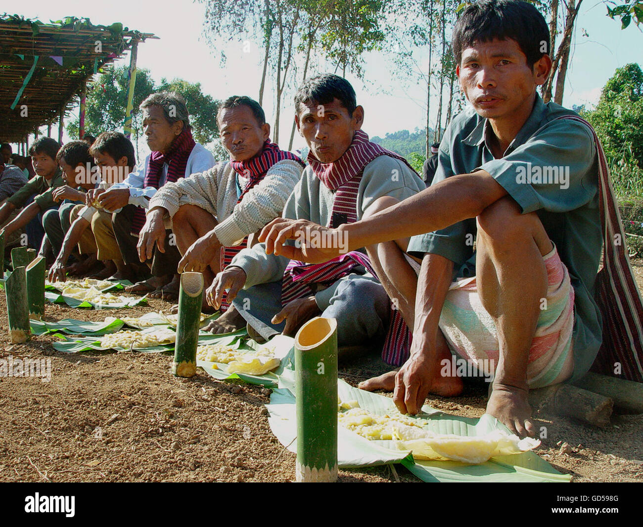 People having food Stock Photo - Alamy