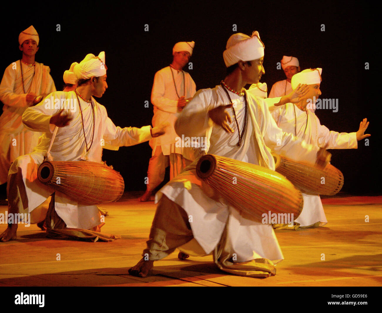 Traditional dancers performing Stock Photo - Alamy