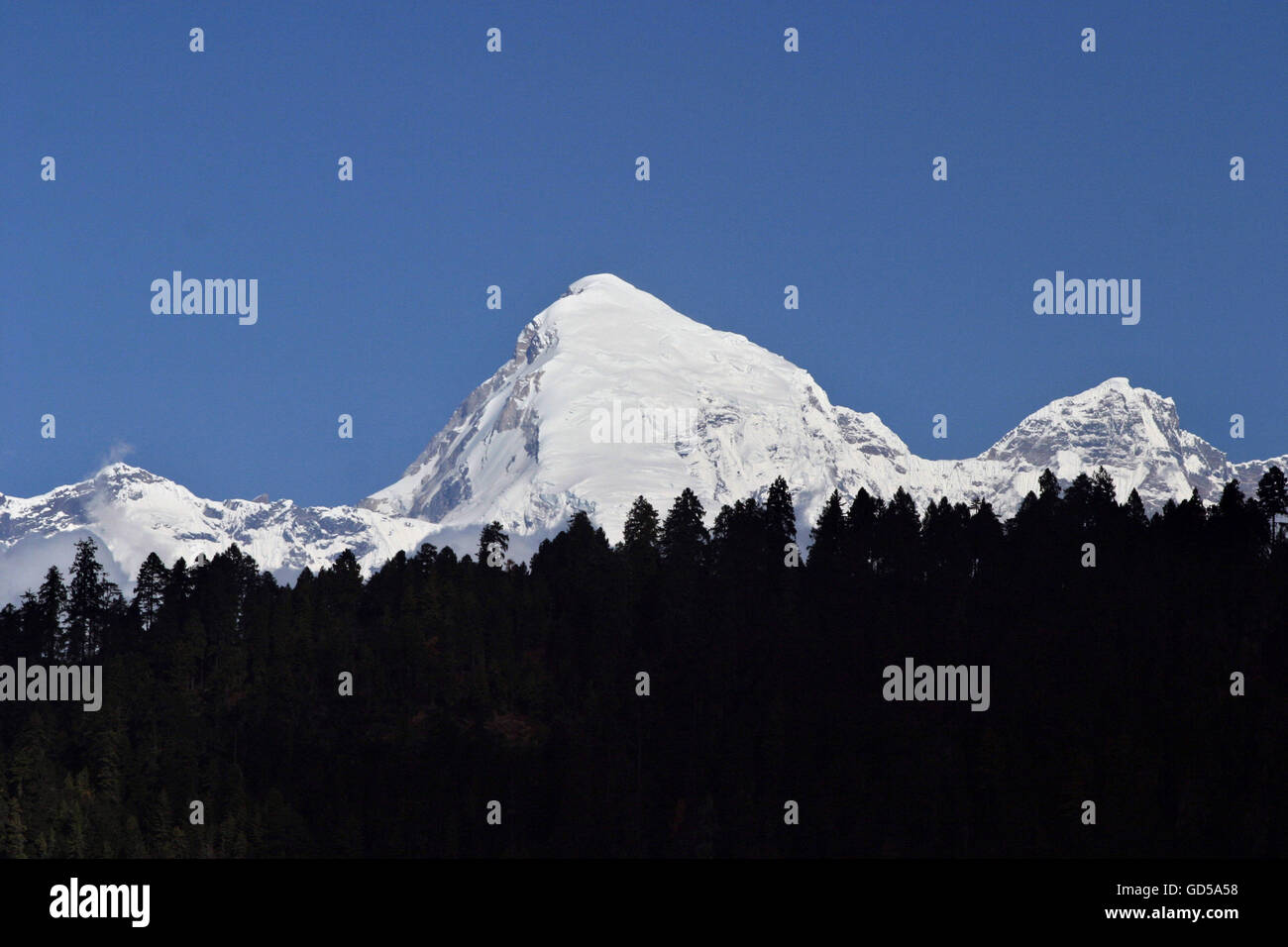 Jhomolhari hi-res stock photography and images - Alamy