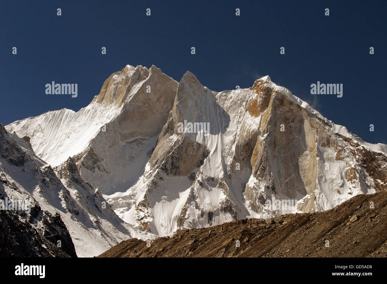 Meru mountains hi-res stock photography and images - Alamy