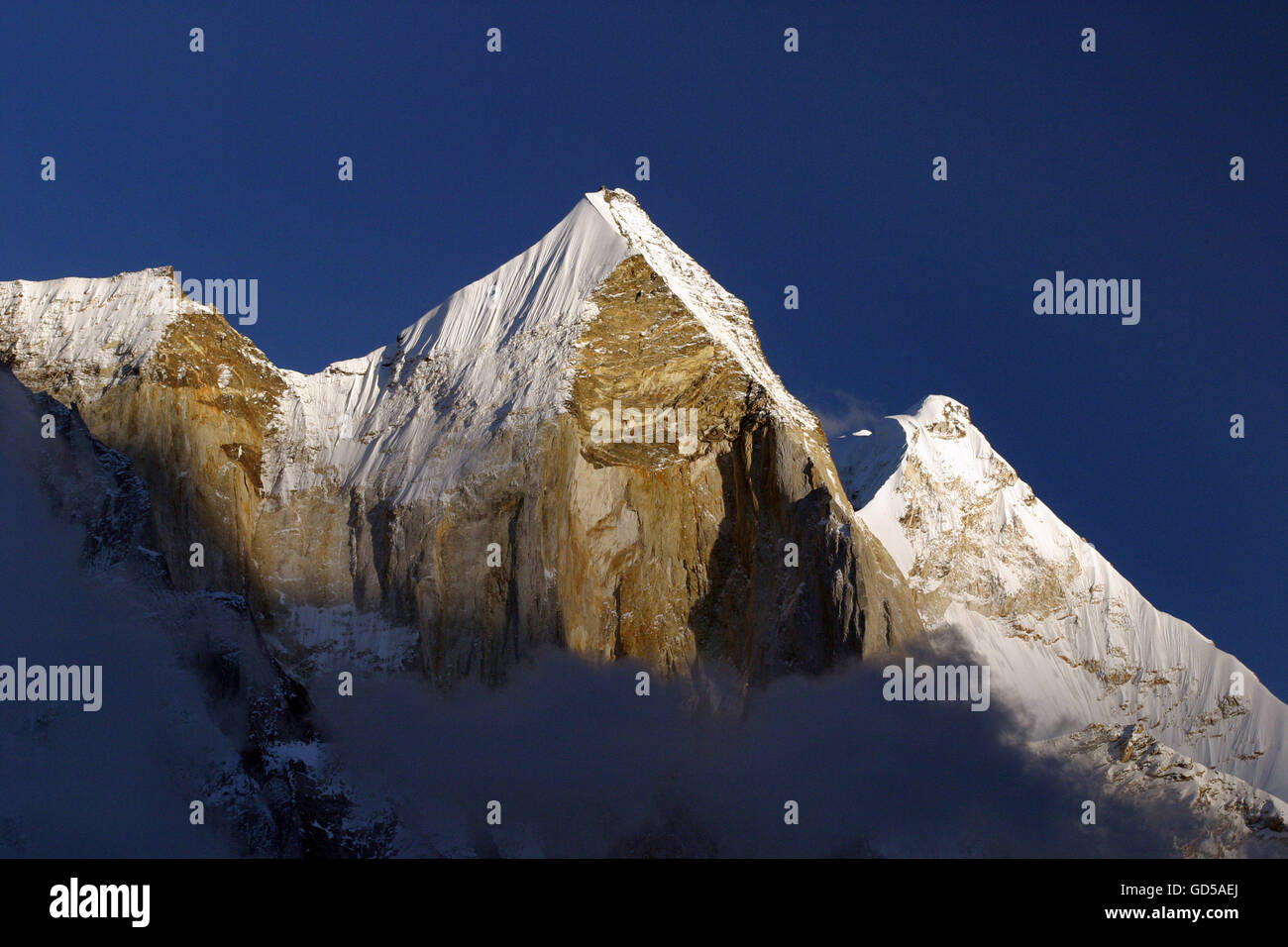 Bhagirathi peaks hi-res stock photography and images - Alamy