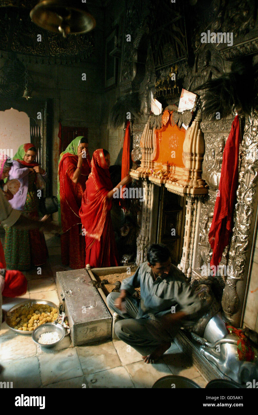 Karni Mata Mandir Stock Photo - Alamy