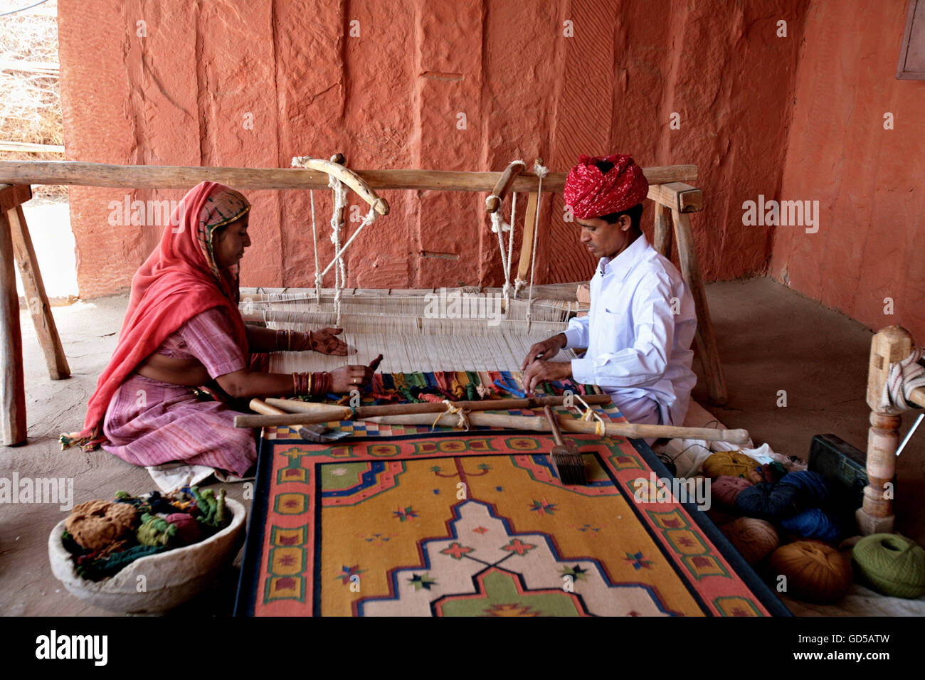 Carpet weaver hi-res stock photography and images - Alamy