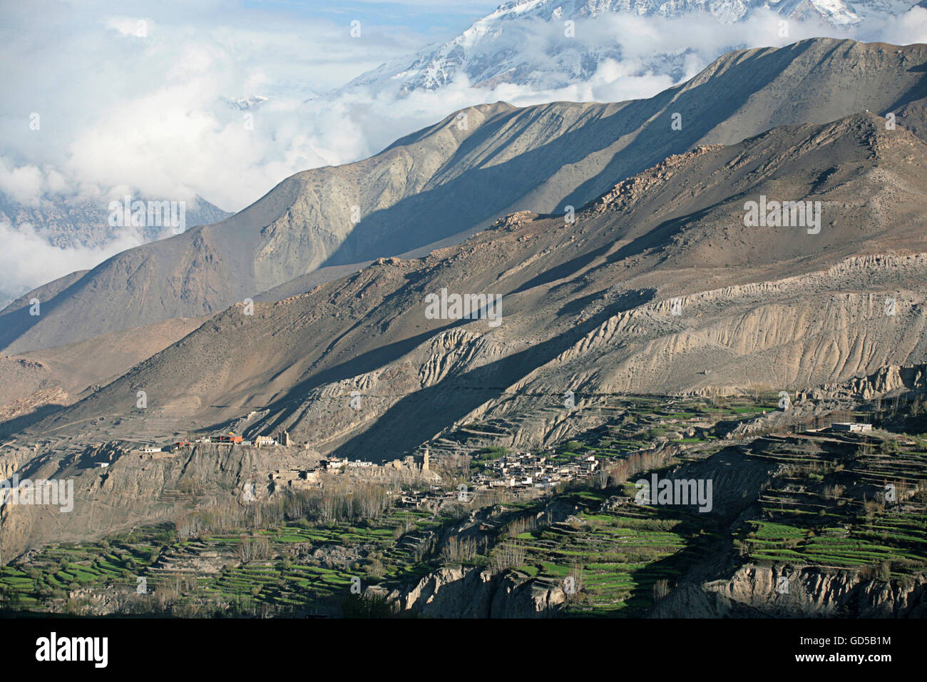 Beautiful himalayas or mountain ranges at nepal hi-res stock ...