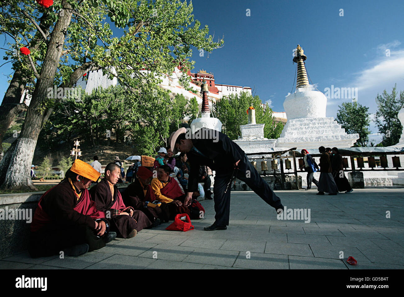 Tibetans tibetans hi-res stock photography and images - Alamy