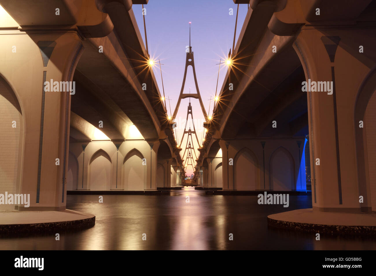 Business Bay Crossing in Dubai Creek Stock Photo - Alamy