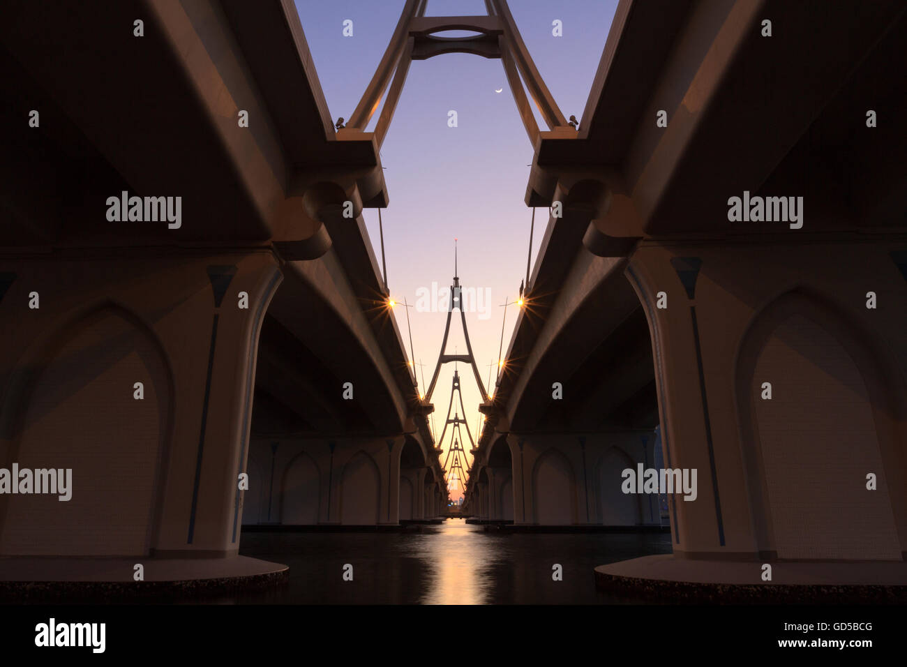 Business bay crossing dubai hi-res stock photography and images - Alamy