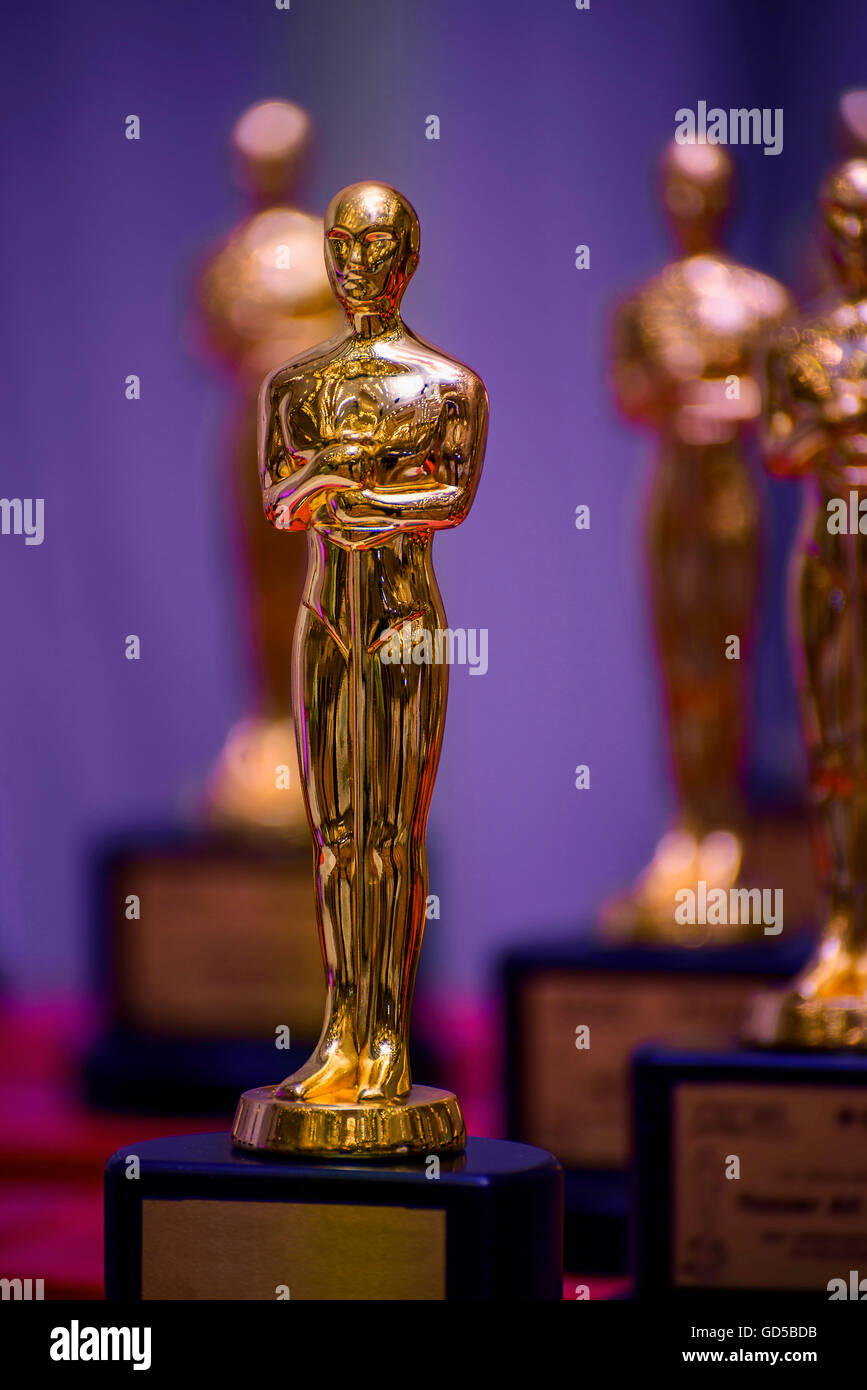 Golden awards oscar group hi-res stock photography and images - Alamy