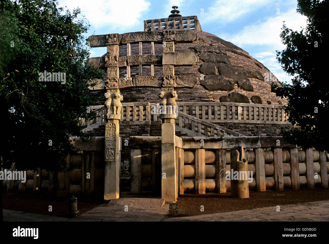 Stupa no 1 hi-res stock photography and images - Alamy