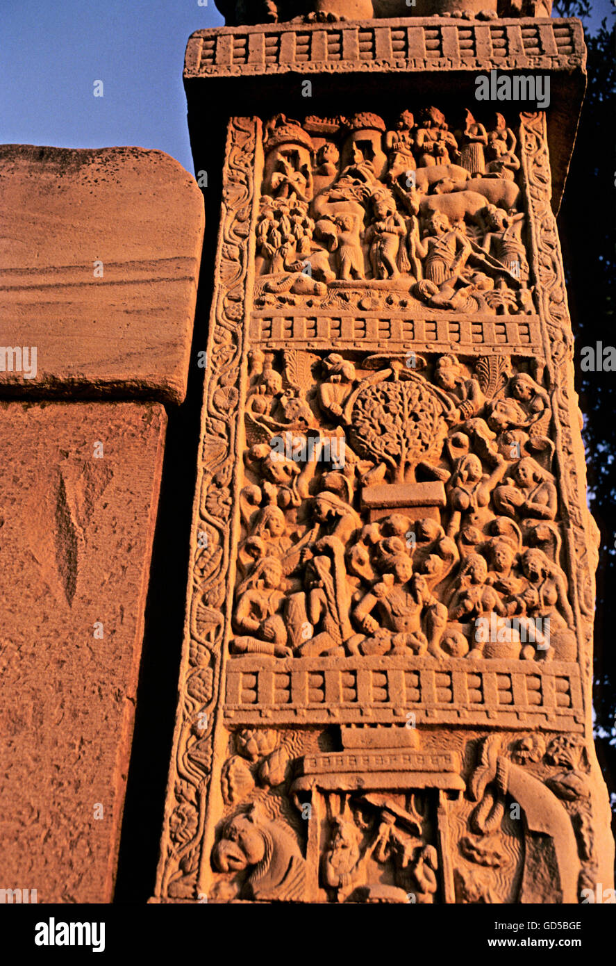 Sanchi stupa west gate hi-res stock photography and images - Alamy