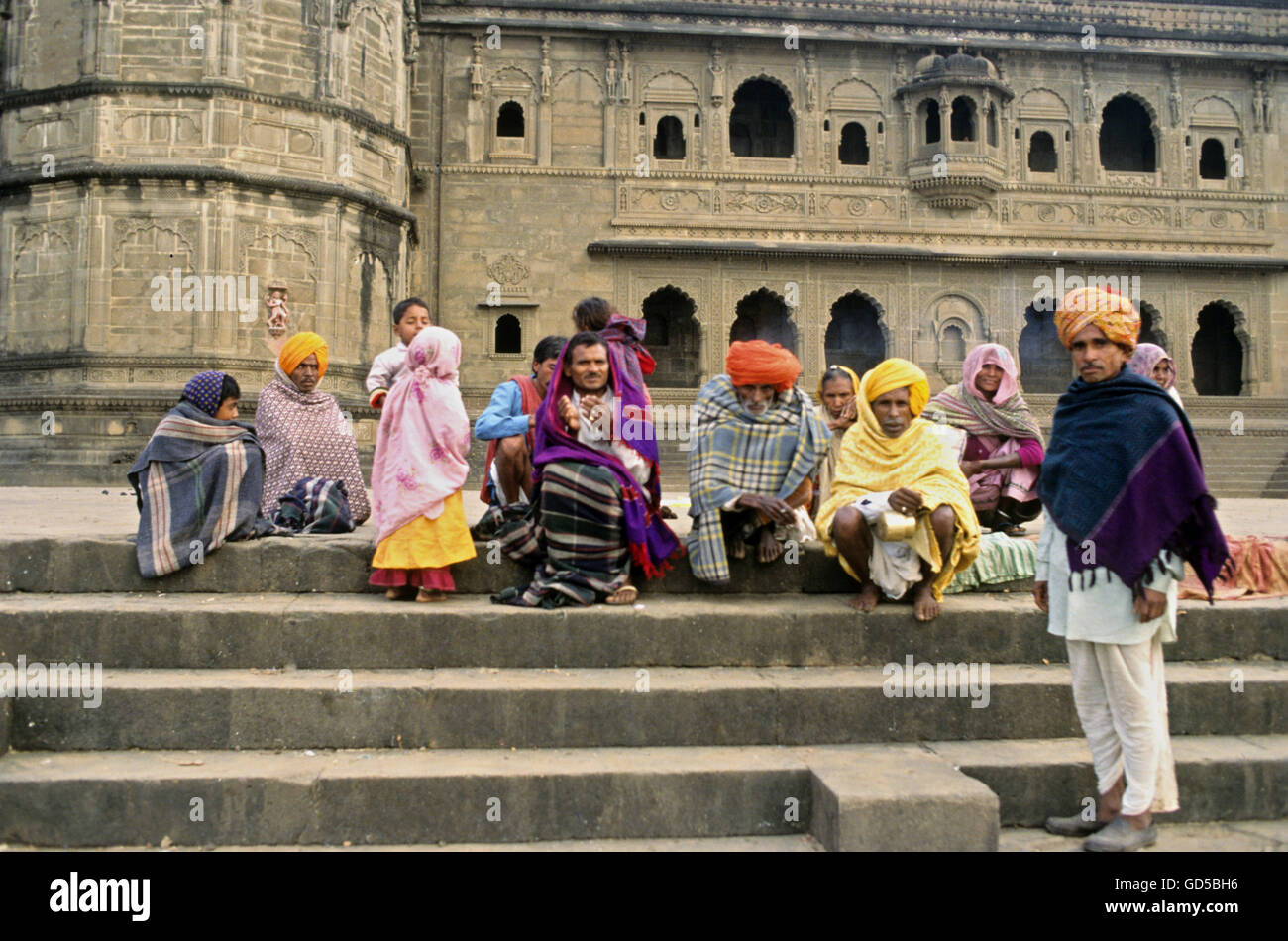 Pilgrims at maheshwar hi-res stock photography and images - Alamy