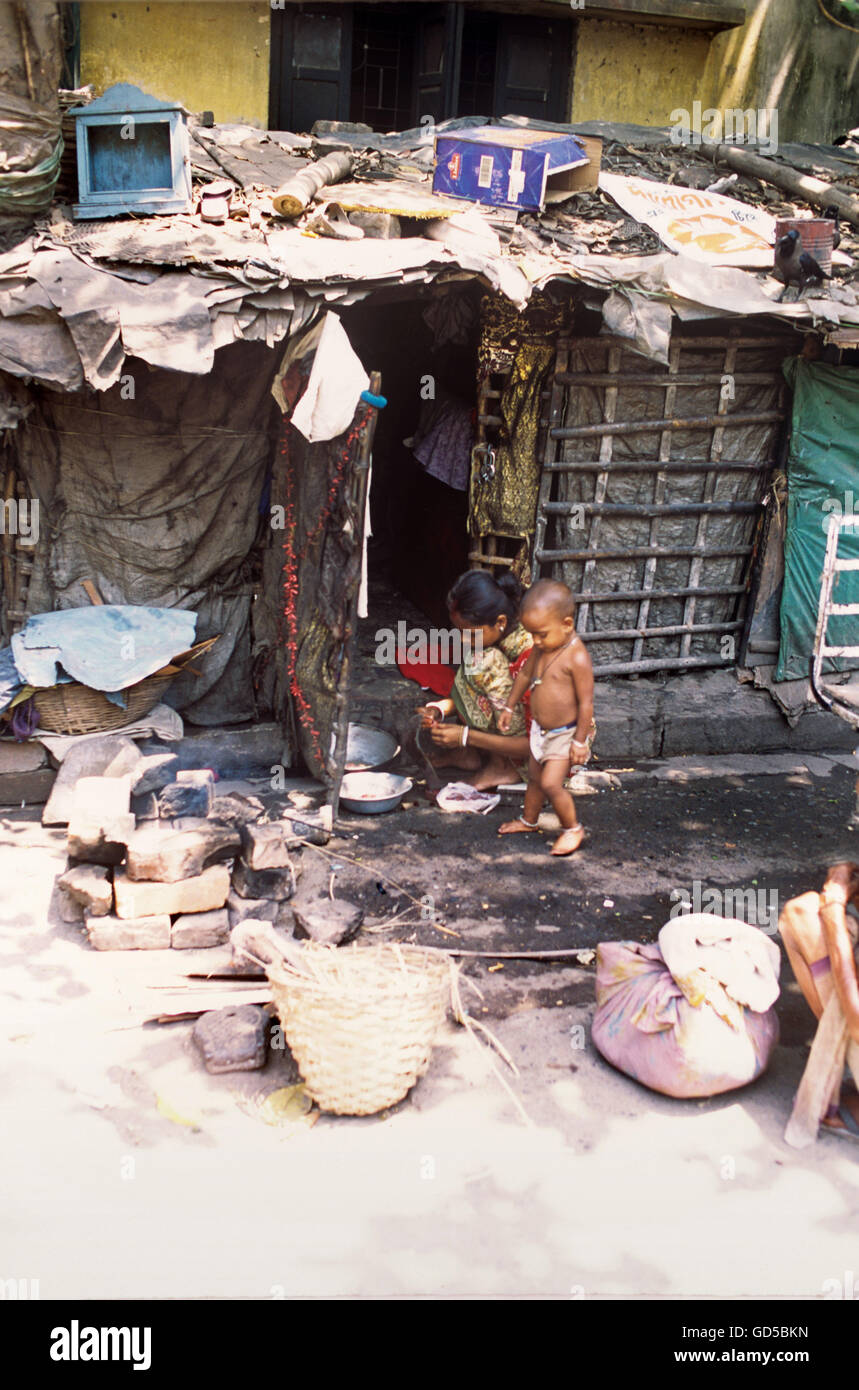 Pavement slums hi-res stock photography and images - Alamy