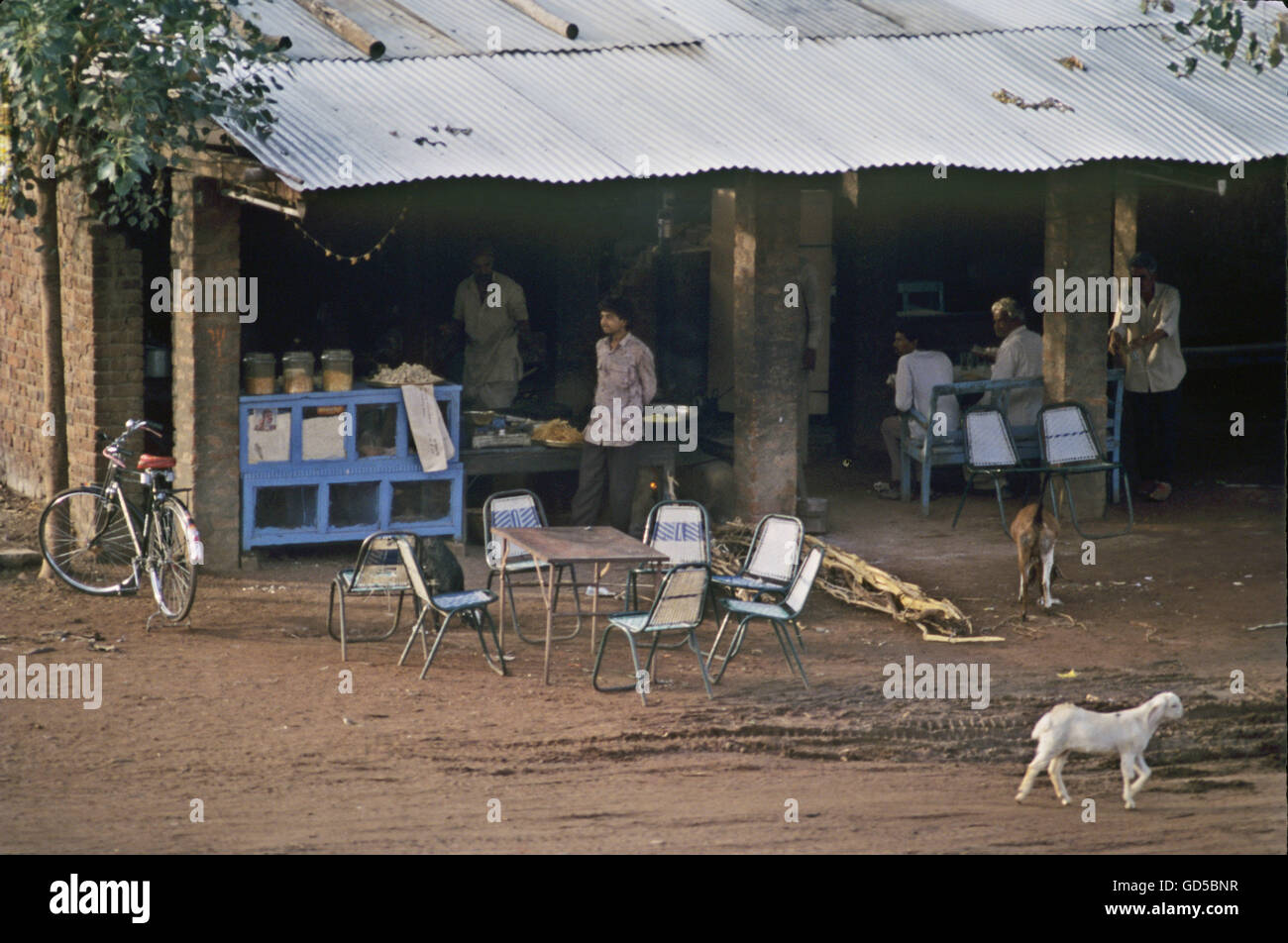 Roadside tea stall hi-res stock photography and images - Alamy