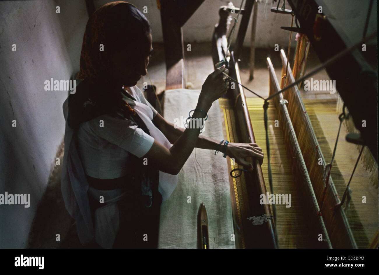 Maheshwari weaving hi-res stock photography and images - Alamy