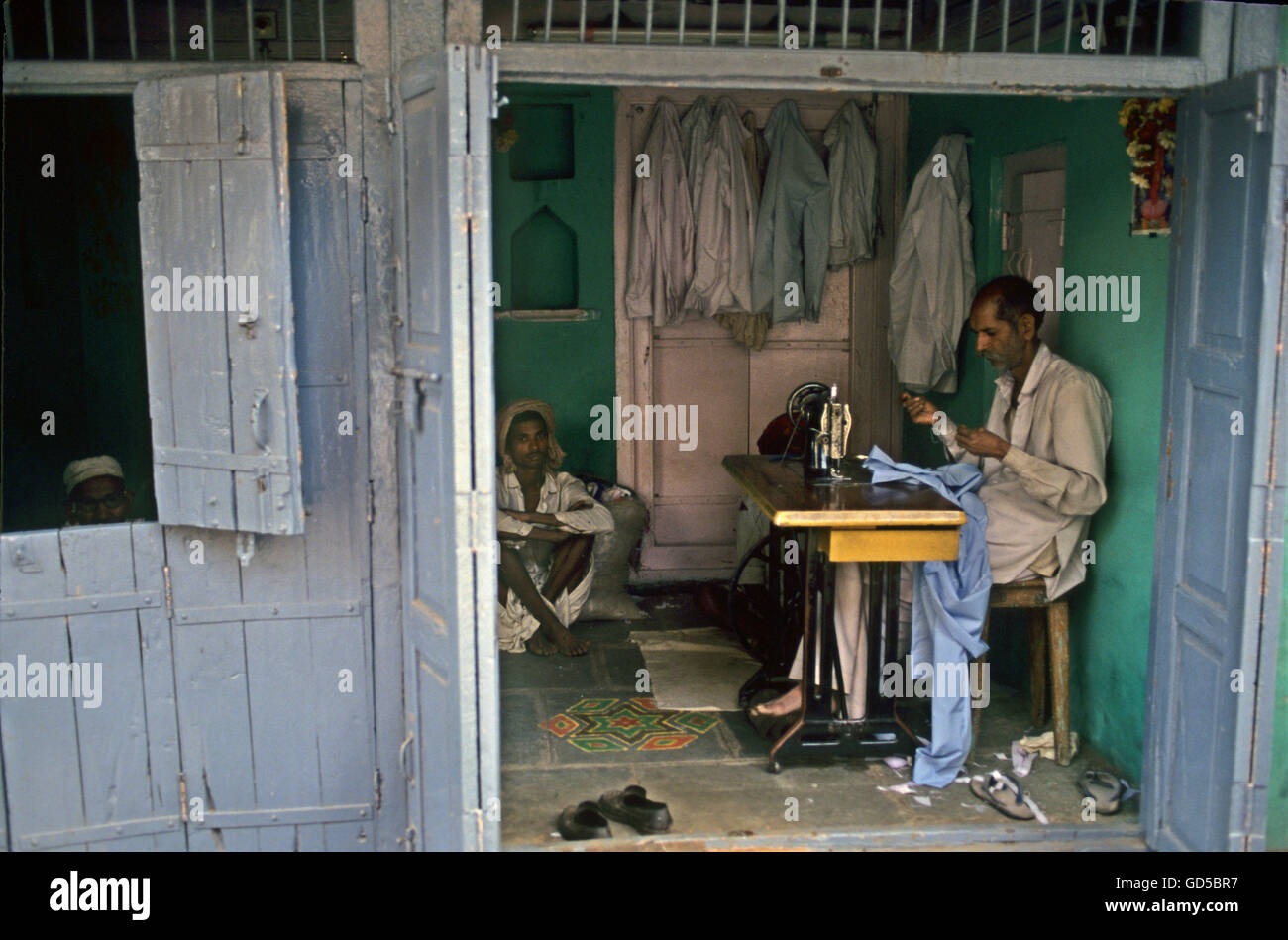 Tailor india hi-res stock photography and images - Alamy