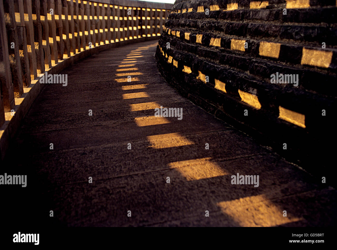 Sanchi stupa path hi-res stock photography and images - Alamy