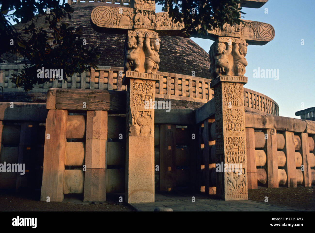 Stupa no 1 hi-res stock photography and images - Alamy