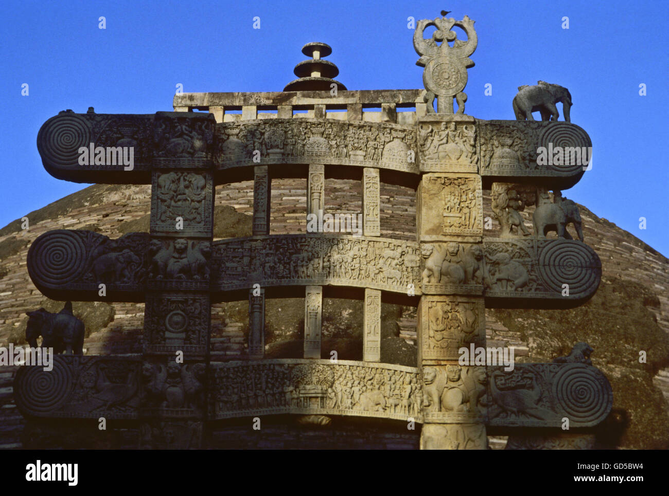 Sanchi stupa east hi-res stock photography and images - Alamy