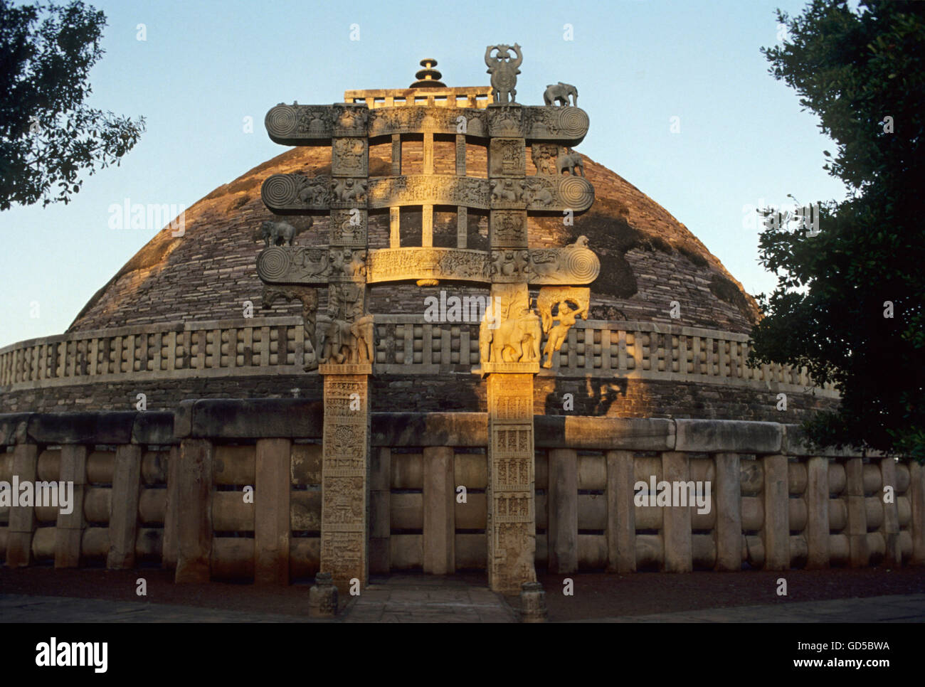 Stupa no 1 hi-res stock photography and images - Alamy