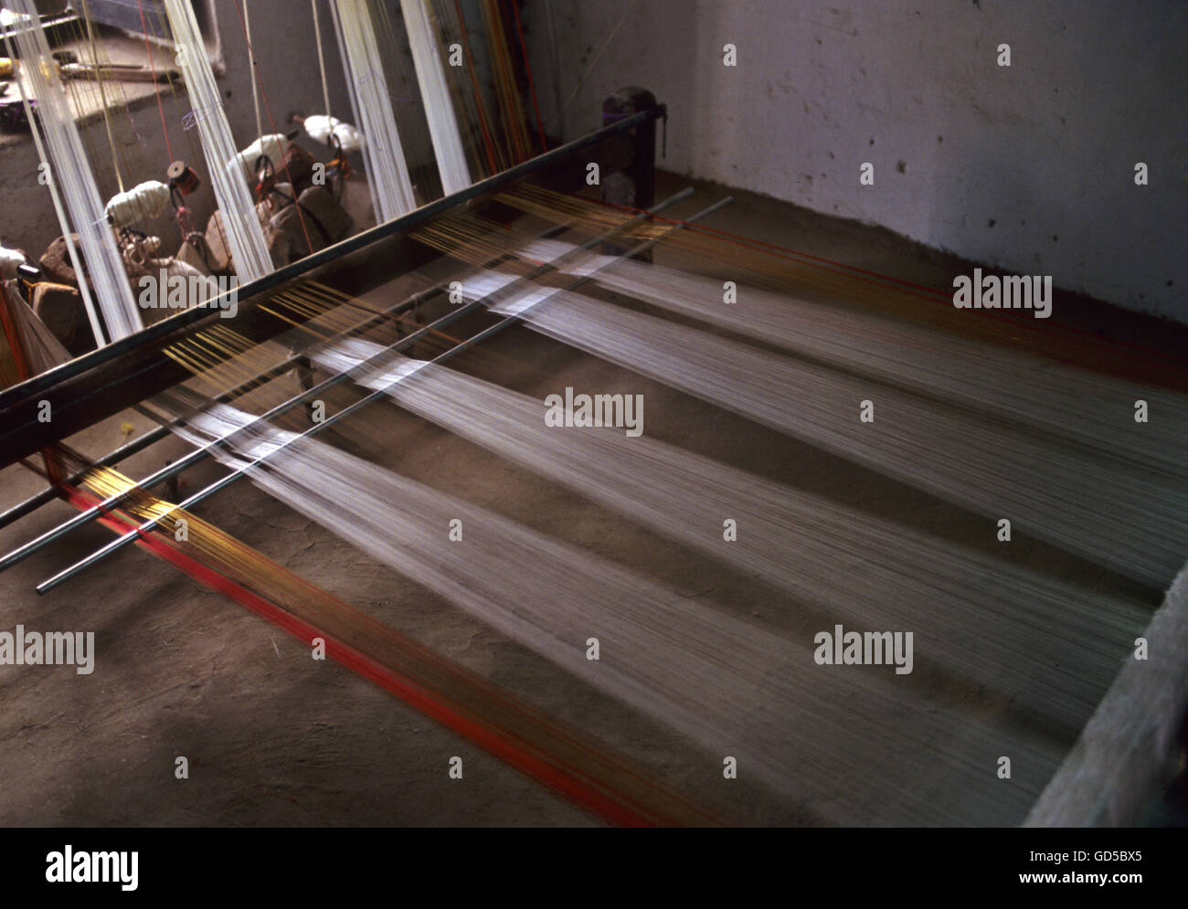 Maheshwari weaving hi-res stock photography and images - Alamy