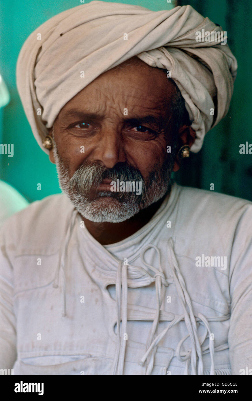 Rabari tribal elder Stock Photo - Alamy